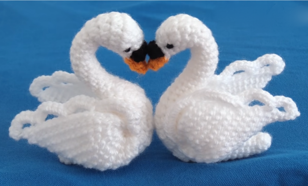 Crochet Decorative Swan - Crochet Ideas